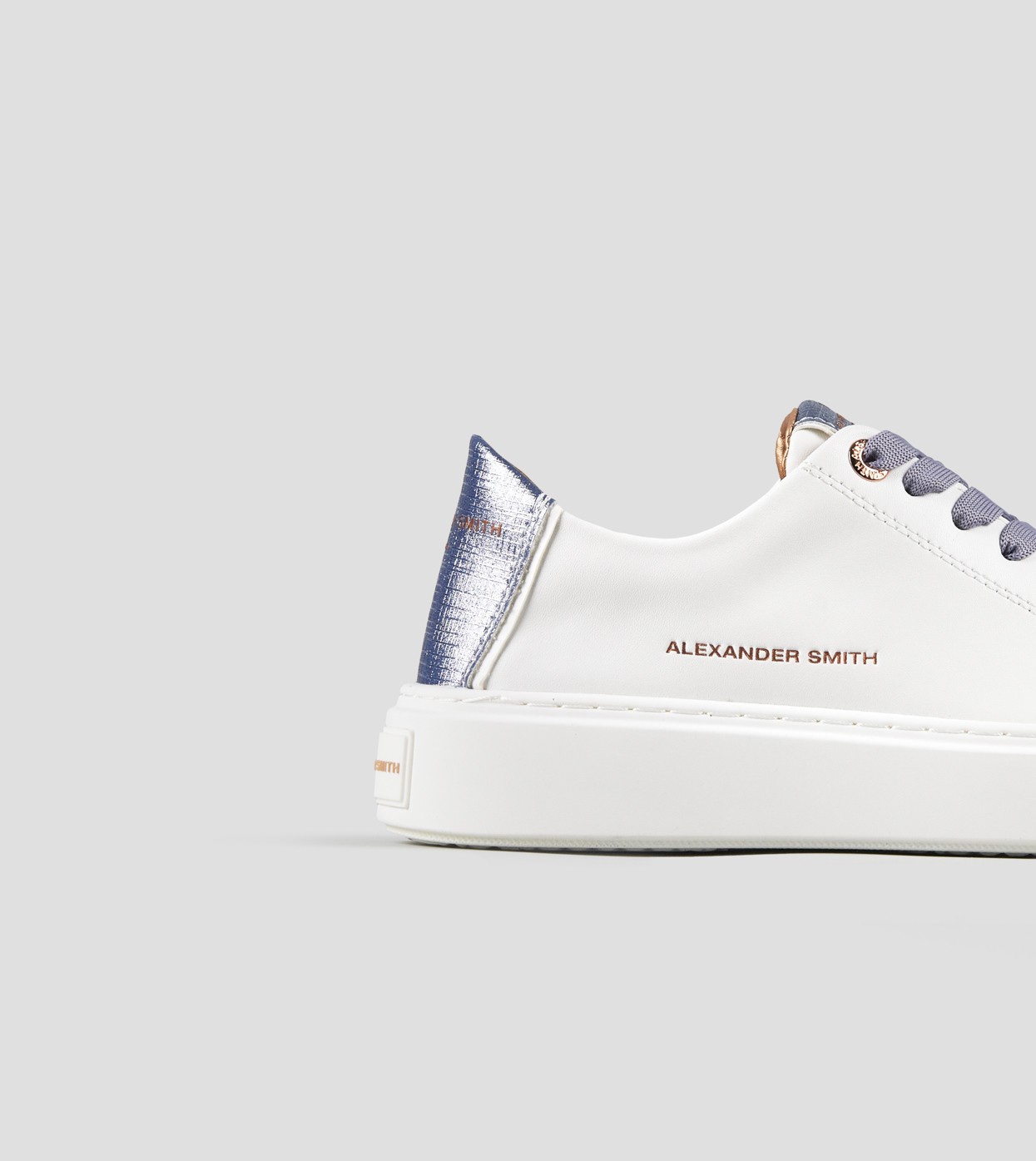 LONDON WOMAN WHITE AVIO